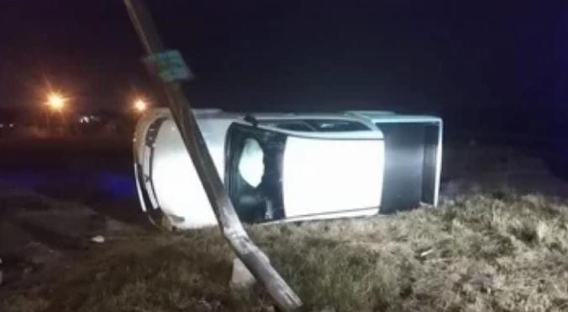Ruta 11: un hombre que manejaba borracho, volcó y chocó | Entrelíneas.info Ruta 11: un hombre que manejaba borracho, volcó y chocó | Entrelíneas.info